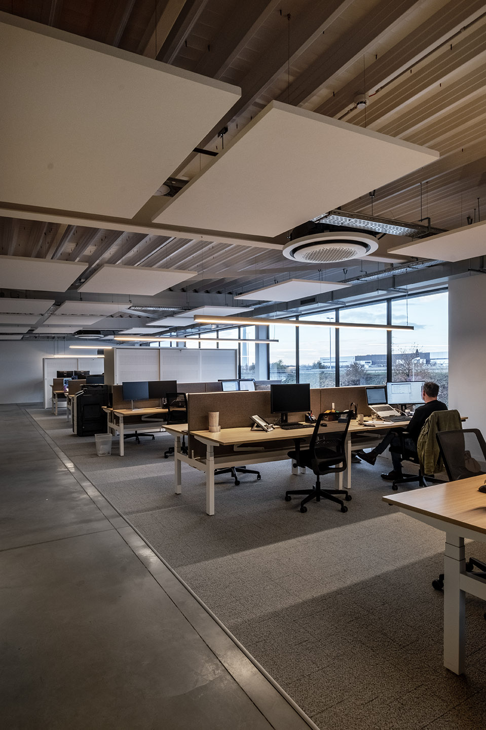 Dark for Falcon Office